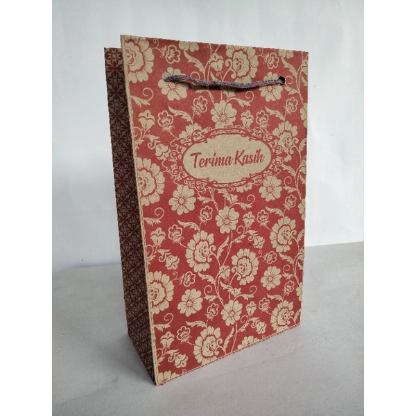 Jual PAPERBAG PAPER BAG WAFER HATARI MOTIF BATIK MERAH 14x9x25 | Shopee ...