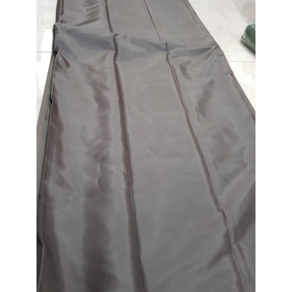 Jual A24 OBRAL KAIN SATEN WARNA HIJAU KECOKLATAN / KAIN FURING ...