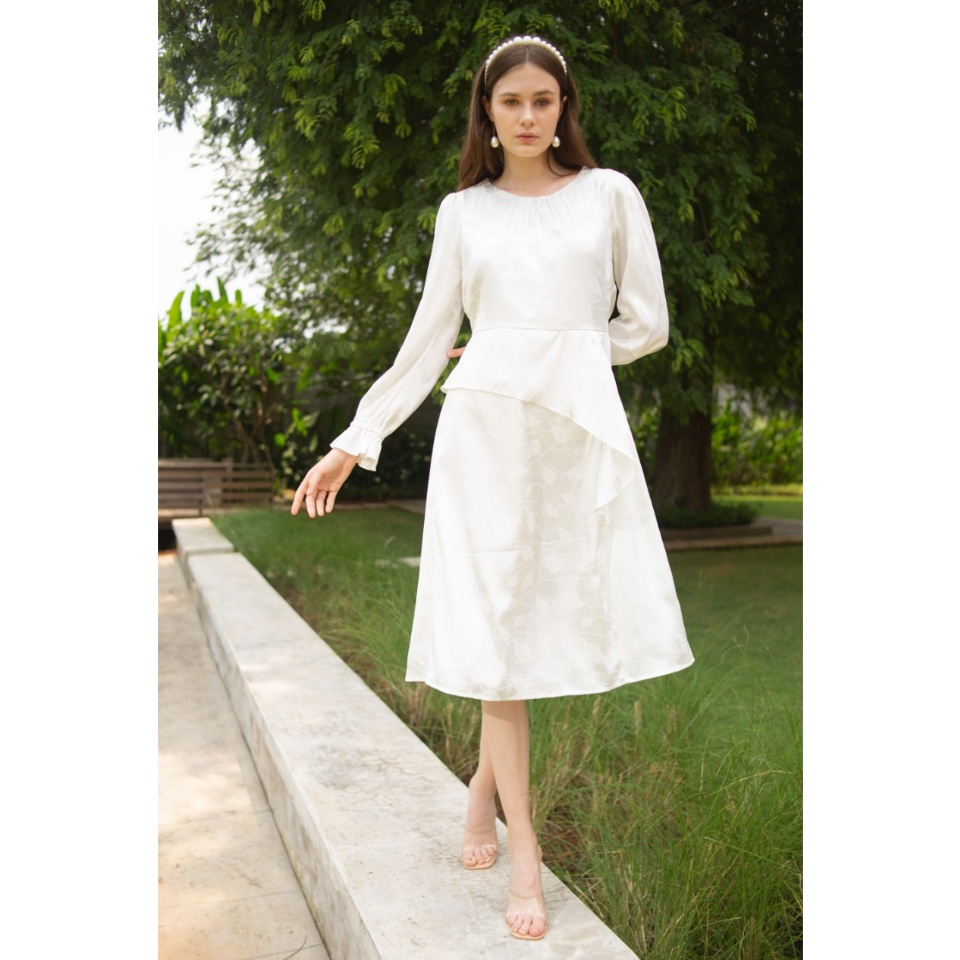 Jual White Mode Rufinna Dresses | Shopee Indonesia