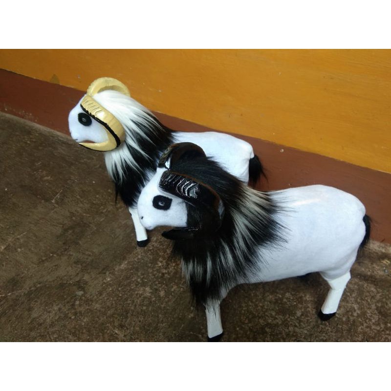Jual (2pcs) Promo Murah!!! Souvenir Miniature Boneka Domba Adu Bisa ...