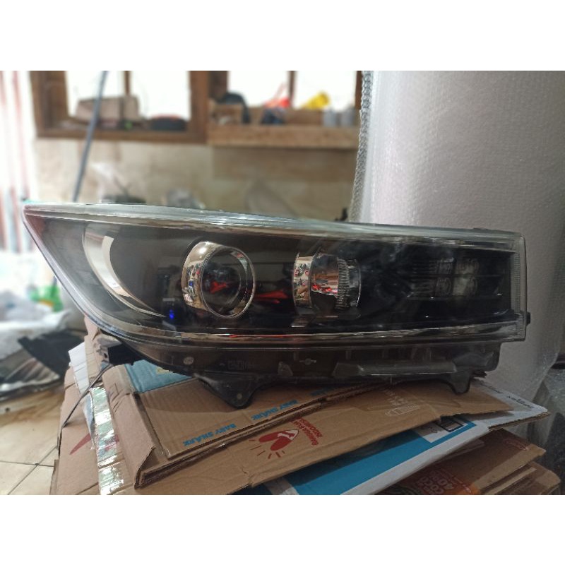 Jual Headlamp Lampu Depan Toyota Innova Reborn Venturer Facelift 2019 ...