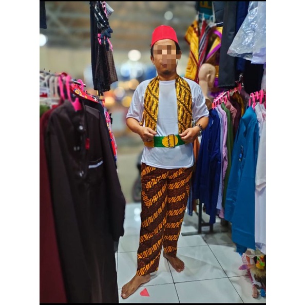 Jual baju adat Betawi versi kaos putih dan celana batik sabuk peci ...