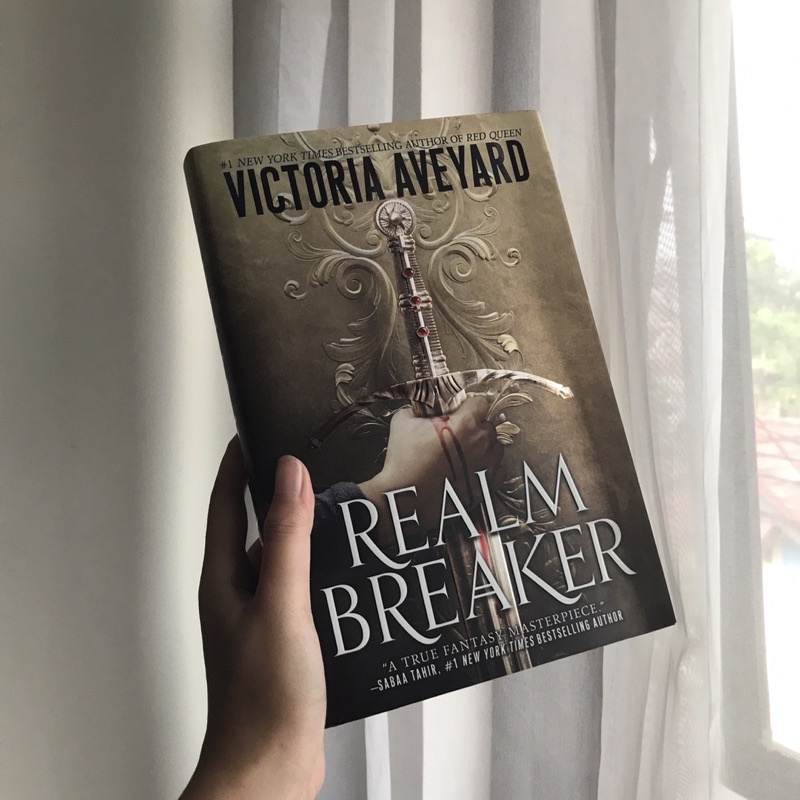 Jual Realm Breaker (by Victoria Aveyard) | Shopee Indonesia