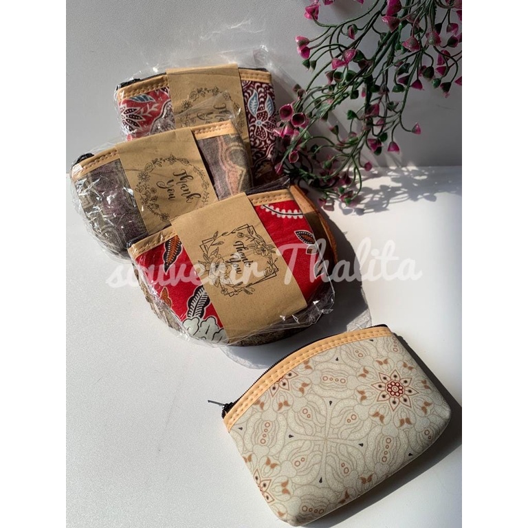 Jual Isi 100 pcs souvenir dompet batik 11x8cm souvenir pernikahan dompet kotak | Shopee Indonesia