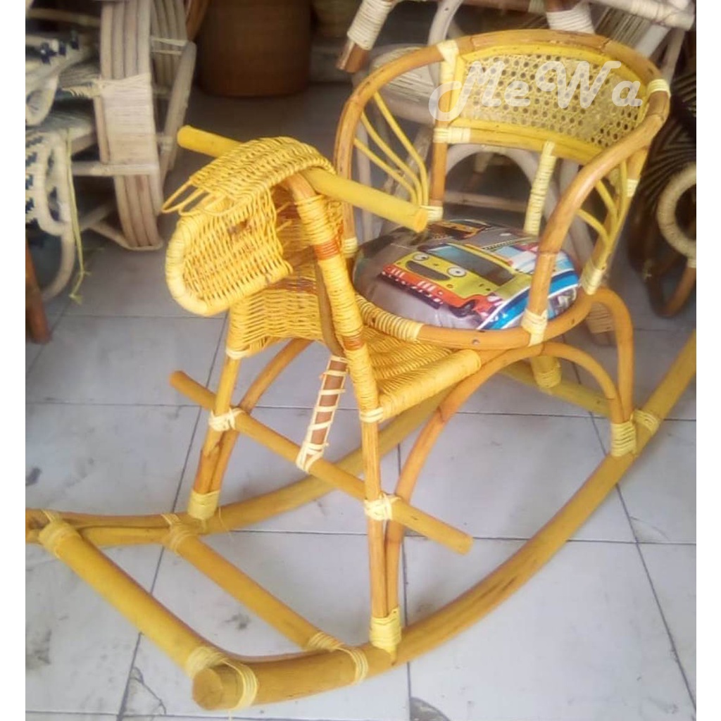 Jual Mainan Kuda Kudaan Anak Rotan Plus Jok Berkarakter (Sandaran Rotan ...