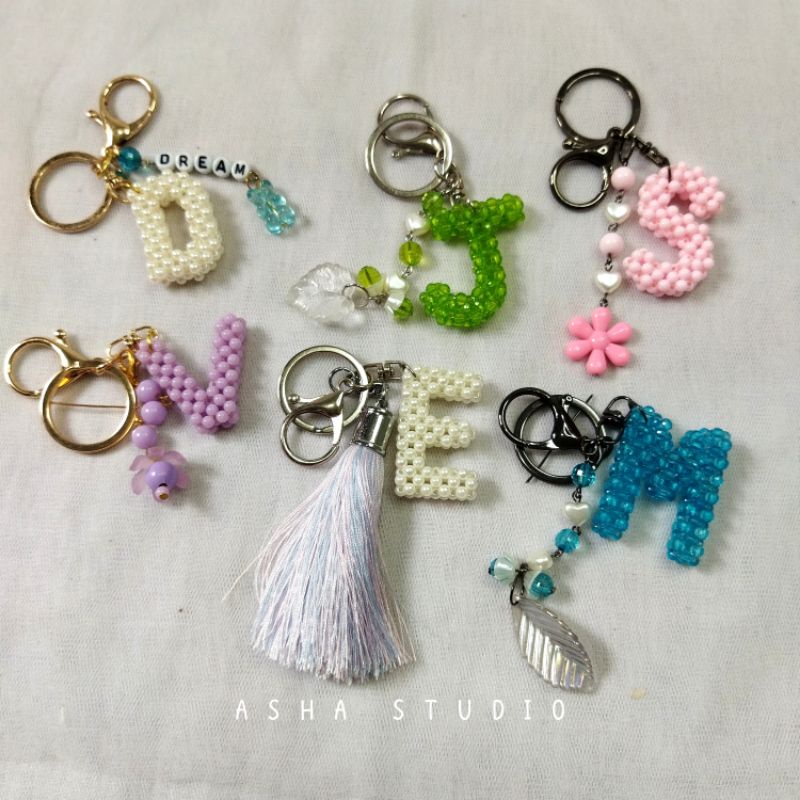 Jual Letter Keychain Beads Gantungan Kunci Huruf Manik-manik | Shopee ...