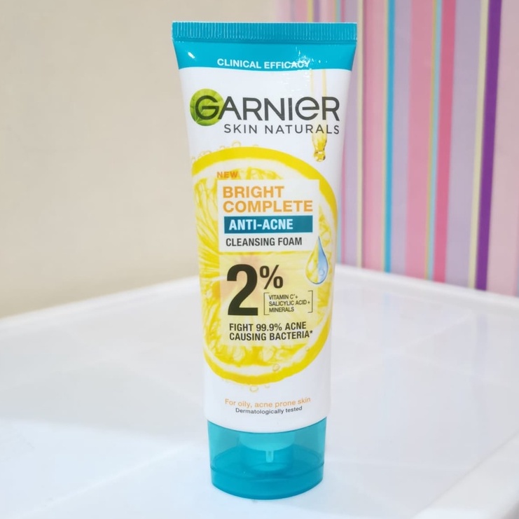 Jual Garnier Bright Complete Anti Acne Cleansing Foam 100ml | Shopee ...