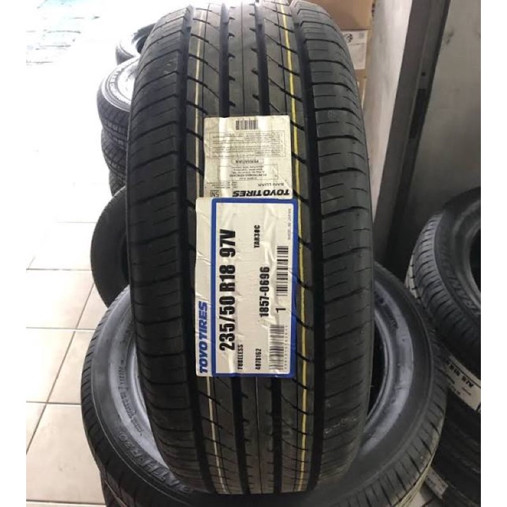 Jual Ban Mobil Standar Toyota Alphard Villfire Toyo Tranpath R30 Ukuran ...