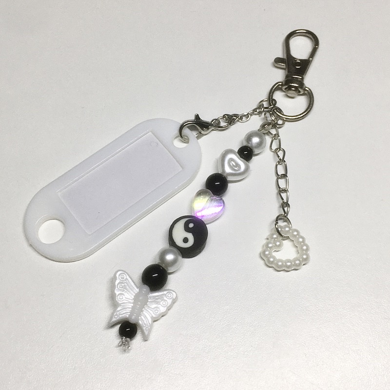 Jual Black White Frame Keychain | Supacute Studio | gantungan aesthetic ...