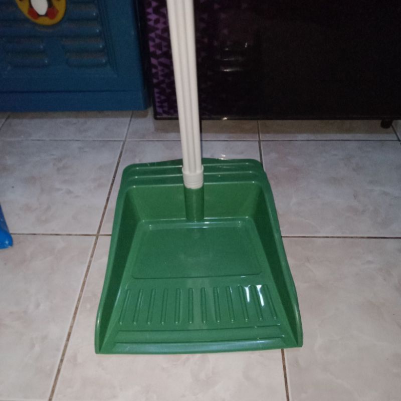 Jual pengki plastik-pengki warna -serokan sampah | Shopee Indonesia