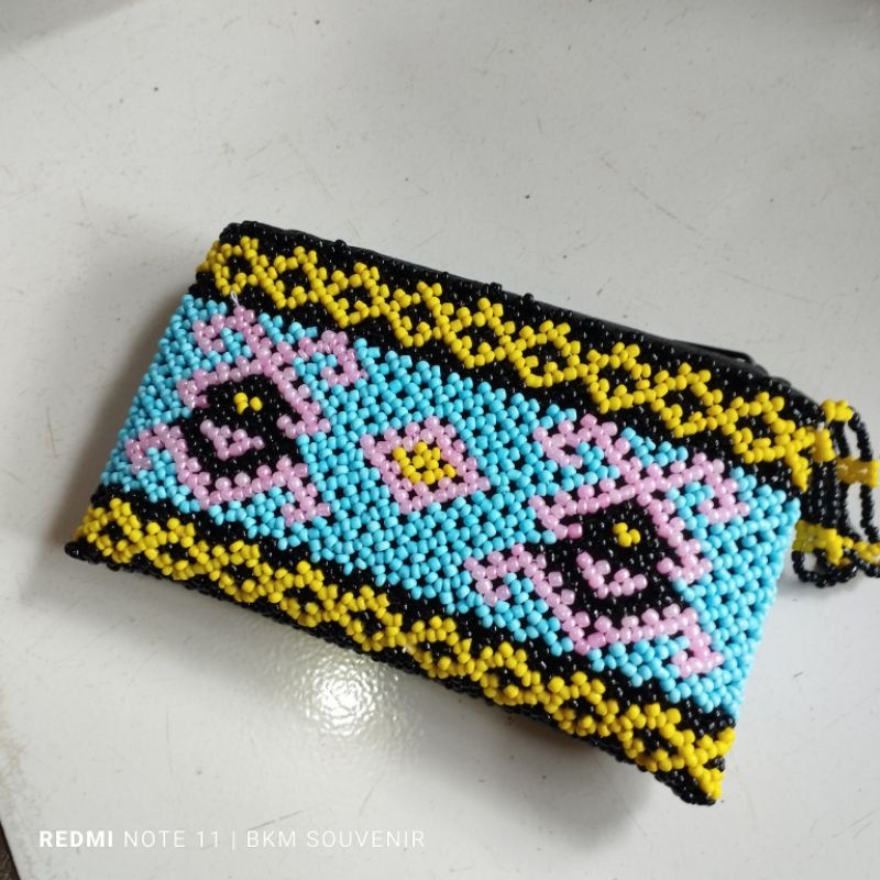 Jual Dompet Manik ukuran sedang Motif Khas Dayak Kalimantan | Shopee ...