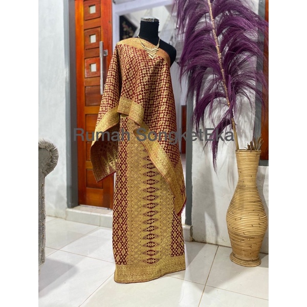 Jual Songket semotif maroon gold original halaban | Shopee Indonesia