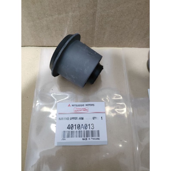 Jual bosh sayap atas bushing upper arm triton pajero asli oem harga 1pc ...