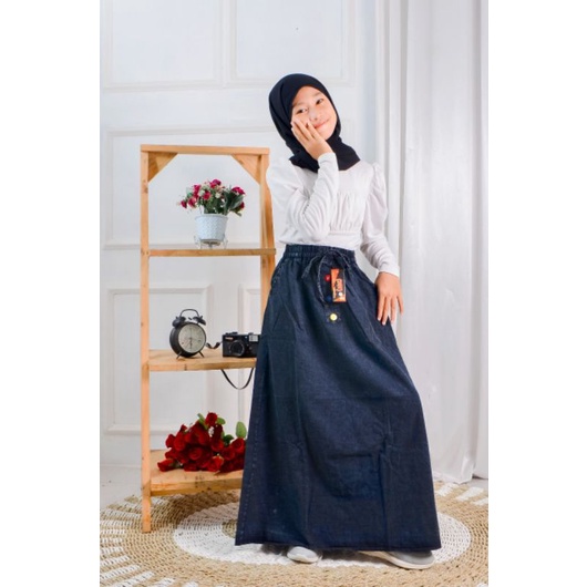 Jual Rok Jeans Anak Tanggung Perempuan Rampel Snow Black Blue Kombinasi ...