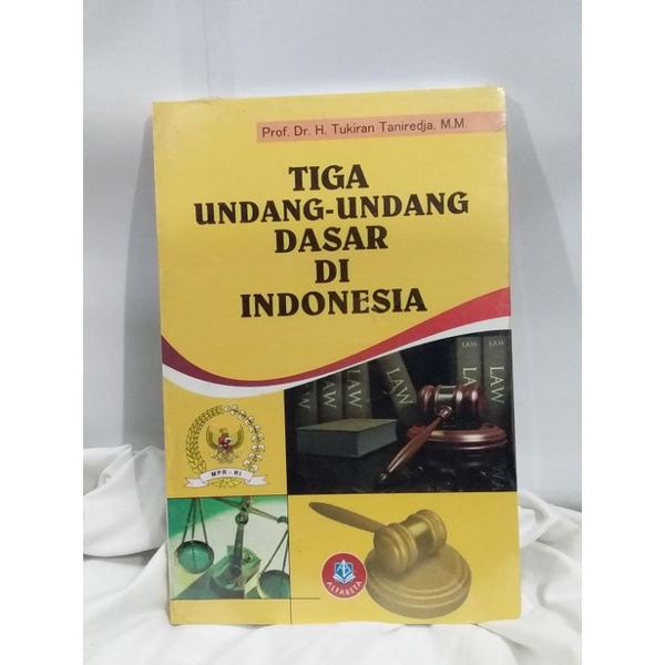Jual [ORIGINAL] TIGA UNDANG -UNDANG DASAR DI INDONESIA - TUKIRAN ...