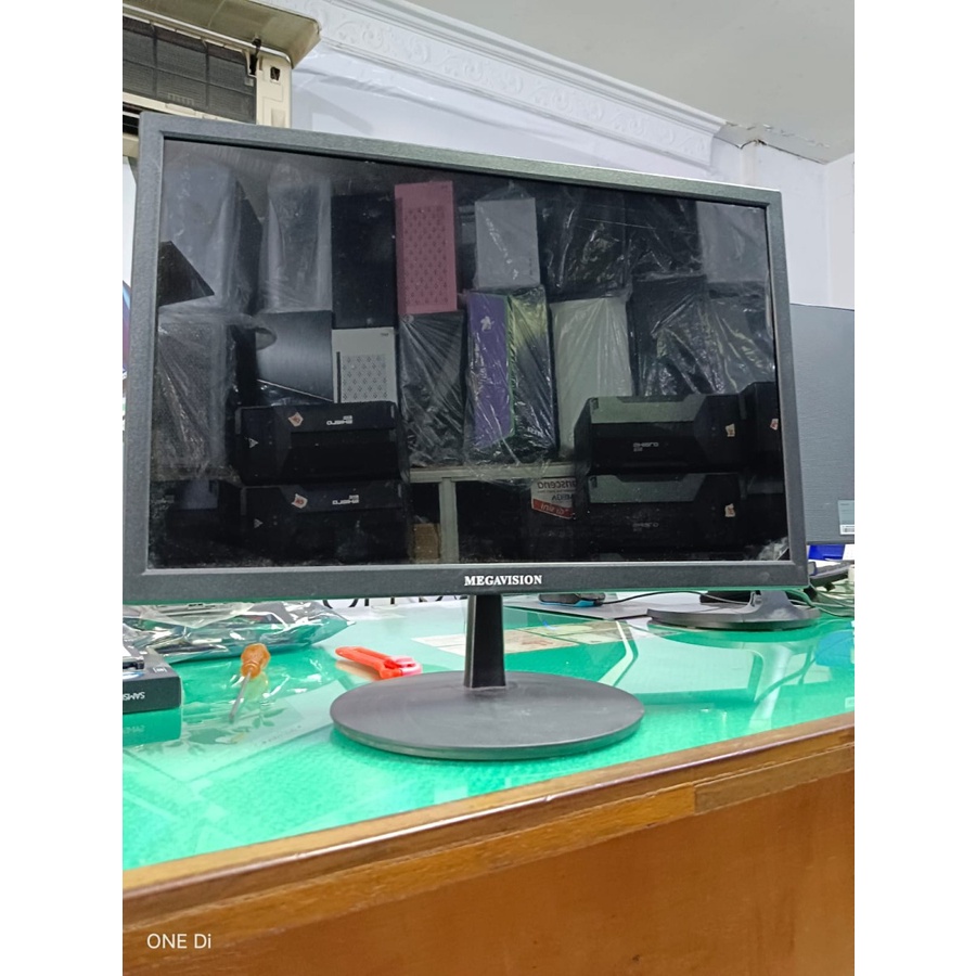 Jual MONITOR LED MEGAVISION 19 INCH SECOND BEKAS | Shopee Indonesia