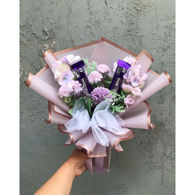 Jual BUCKET COKLAT MIX BUNGA ARTIFICIAL / BOUQUET SNACK / BUCKET MURAH ...
