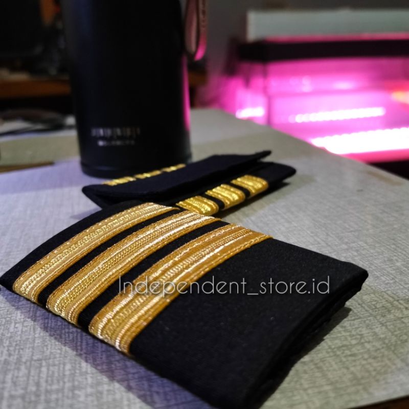 Jual Bar pilot pangkat pilot epaulette tiga gold | Shopee Indonesia