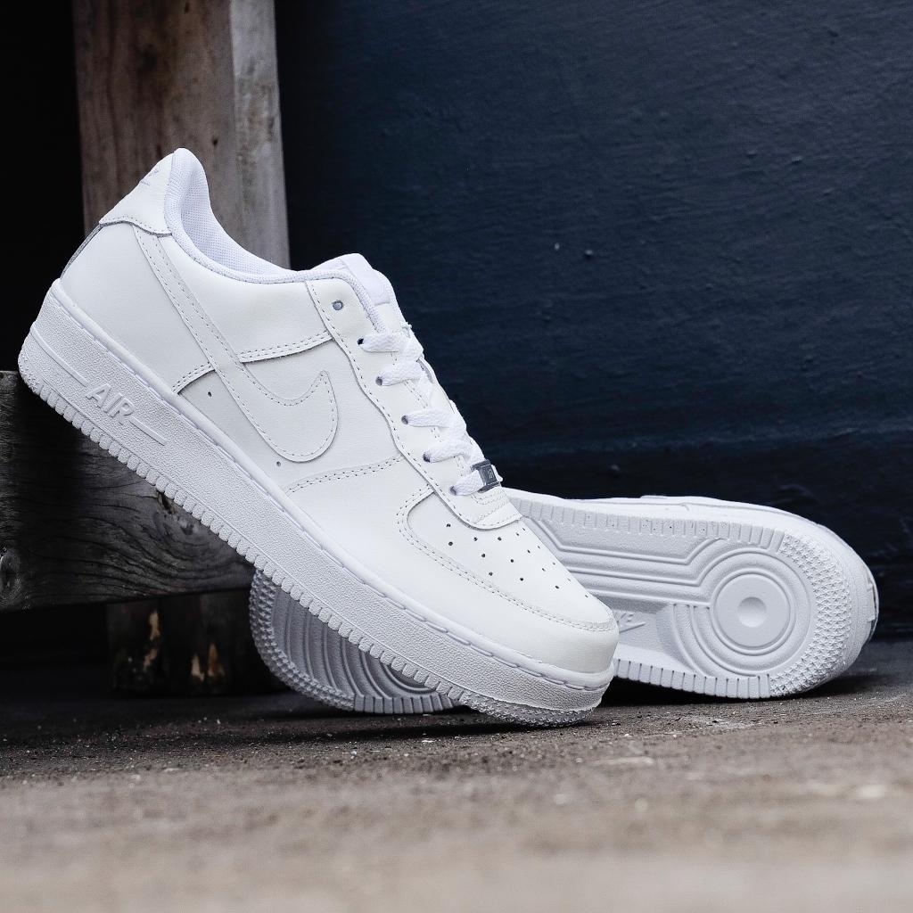 Jual Sepatu Putih Polos Nike Air Force 1 Low Triple White | Shopee ...