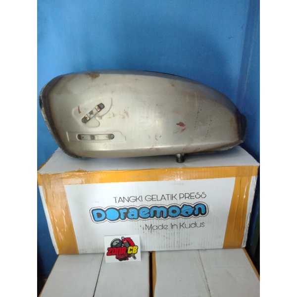 Jual tangki cb pres Doraemon 100 125 original kudus | Shopee Indonesia