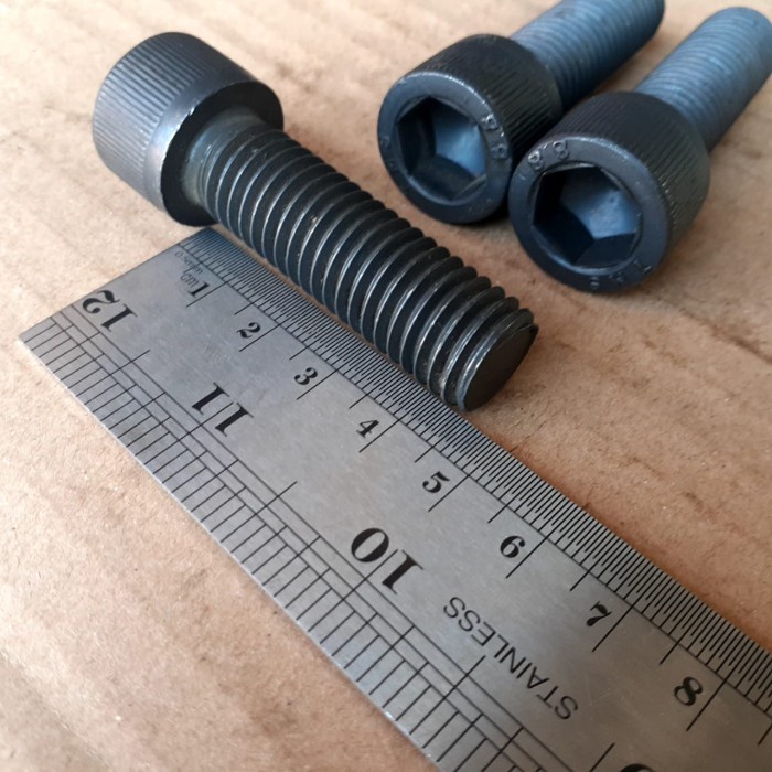 Jual BAUT L M14X45 PANJANG 4,5CM / BAUT L BAJA M14 X 45 WARNA HITAM | Shopee Indonesia