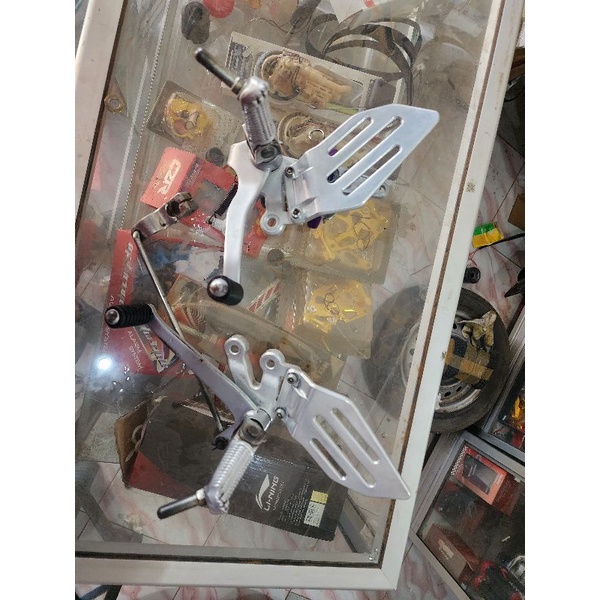 Jual footstep xabre Vixion R15 v2 cbr250rr R15 v3 | Shopee Indonesia