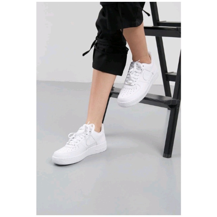 Jual Sepatu Nike Air Force 1 Full Putih Sepatu Sneakers Wanita - Putih ...