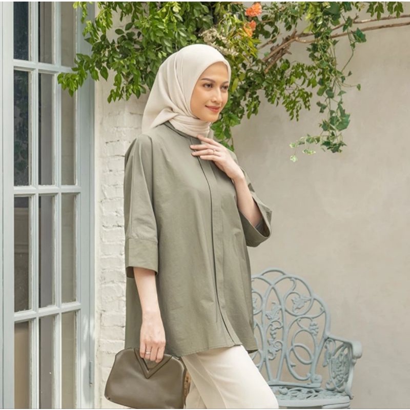 Jual Caitlin Shirt Heaven Lights | Shopee Indonesia