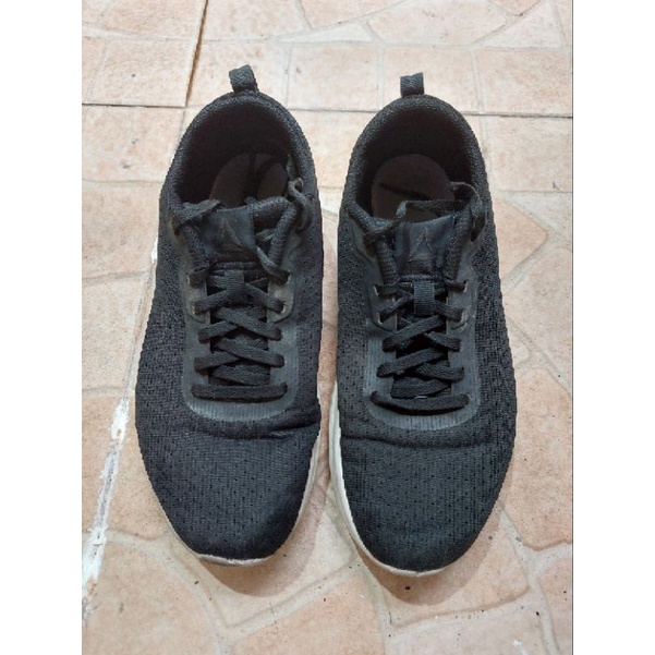 Jual SEPATU HITAM (REEBOK) dan flatshoes | Shopee Indonesia