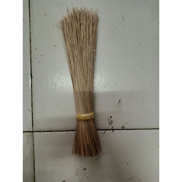 Jual Sapu Lidi Pendek halus(buat membersihkan mesin) | Shopee Indonesia