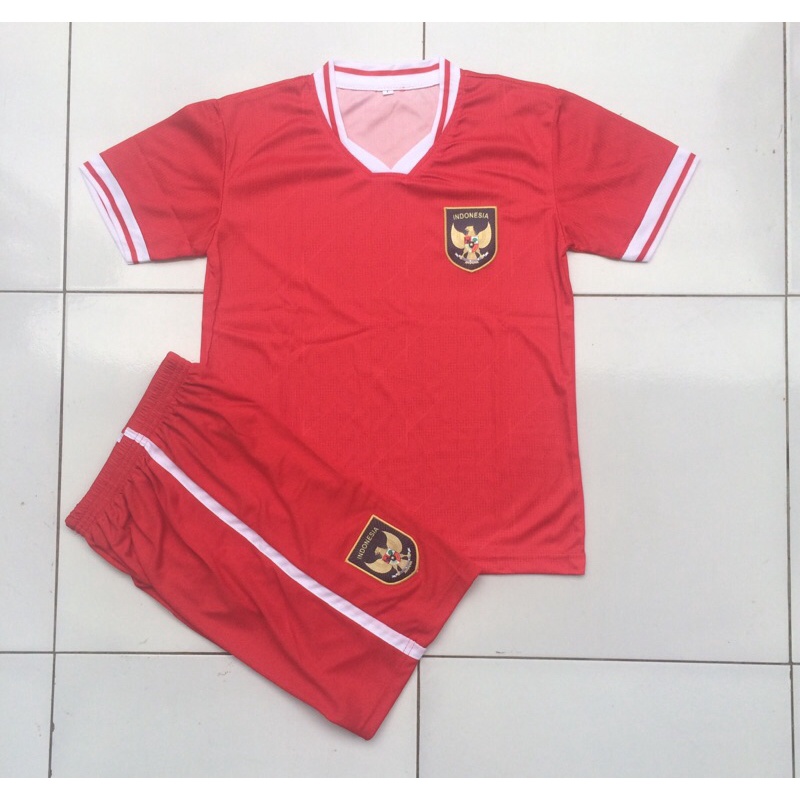 Jual Setelan jersey bola timnas indonesia terbaru anak usia 7-15 tahun bisa custom nama dan ...