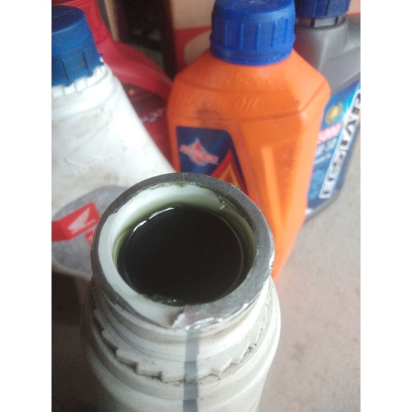 Jual OLI BEKAS OLI MESIN BEKAS OLI TAP TAPAN OLI BEKAS MOTOR | Shopee ...