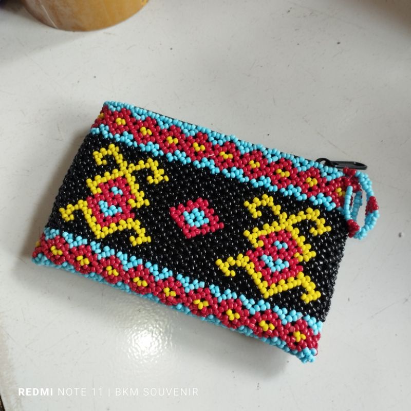 Jual Dompet Manik ukuran sedang Motif Khas Dayak Kalimantan | Shopee ...