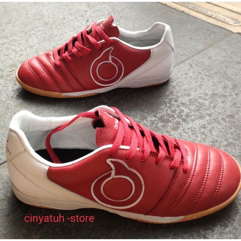 Jual Sepatu putsal kulit terbaru kekinian warna merah | Shopee Indonesia