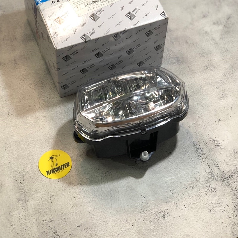 Jual Headlamp / lampu utama LED Original Vespa Sprint facelift | Shopee ...