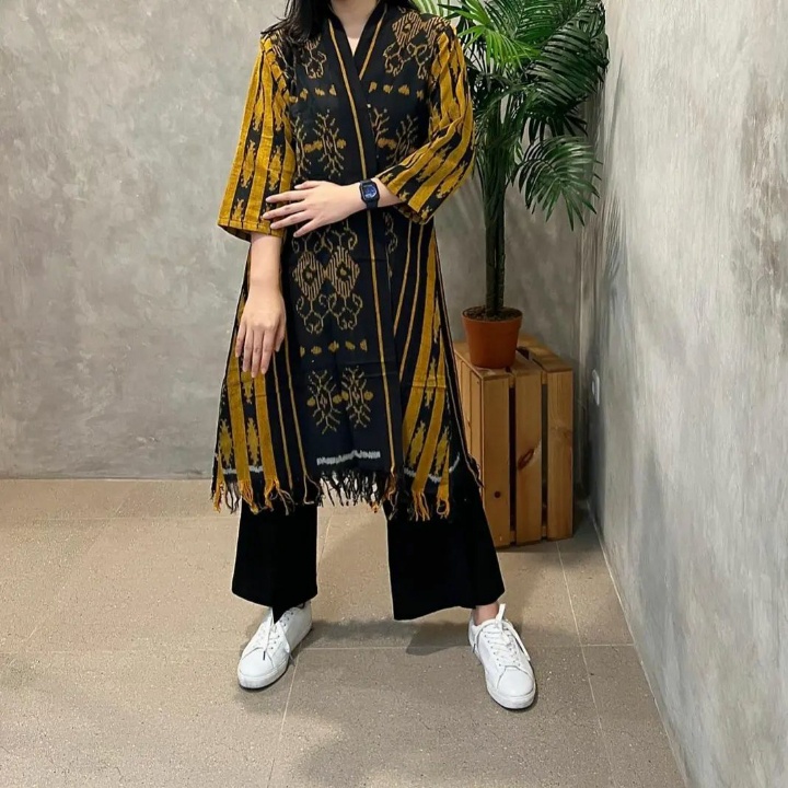 Jual Long cardigan tenun unik warna kuning kunyit motif kalimantan ...