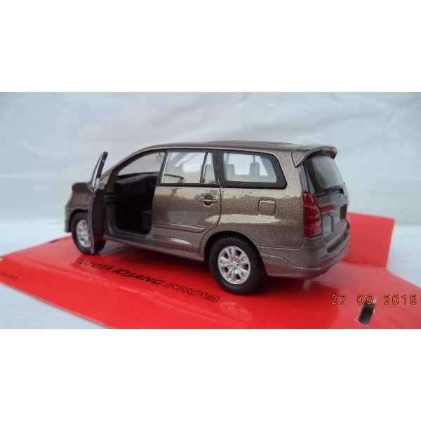 Jual Star Mobil Mainan Toyota Kijang Innova Dark Gold Official Licensed ...