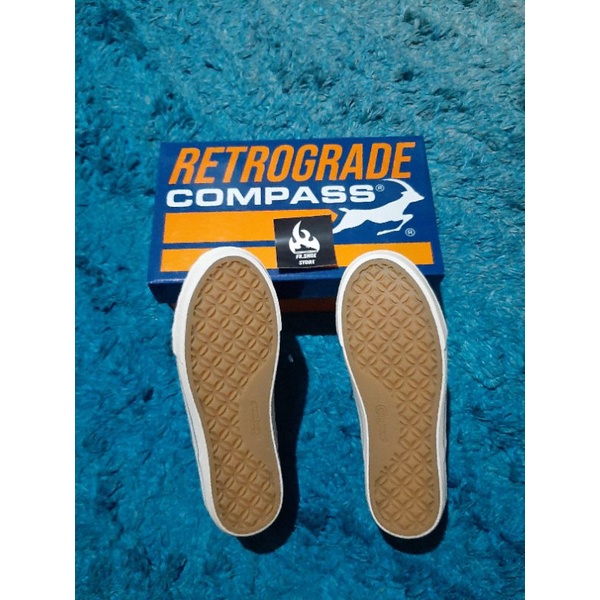 Jual COMPASS RETROGRADE SLIP ON BNIB | Shopee Indonesia