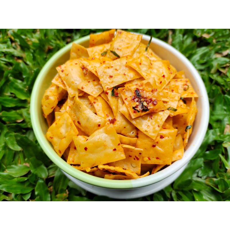 Jual Keripik Pangsit Pedas Daun Jeruk, Kerupuk/Keripik Cemilan Snack ...