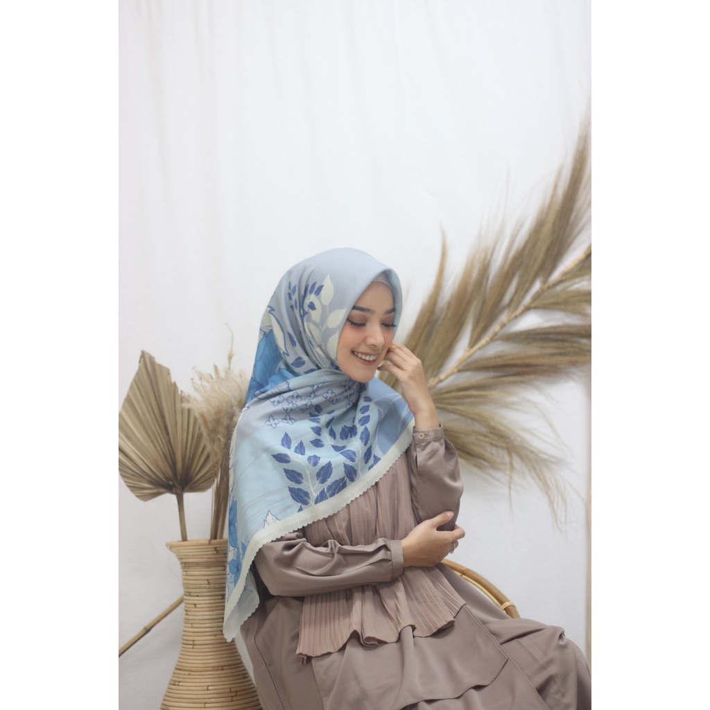 Jual KAINREPUBLIK | Naeemah Slate Grey (Ultrafine/Superfine Voal Hijab ...