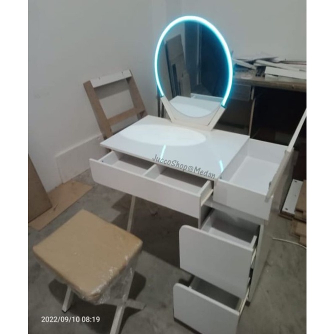 Jual Meja Rias Lampu - Meja Rias Minimalis Kaca Bulat - Tiolet Murah ...