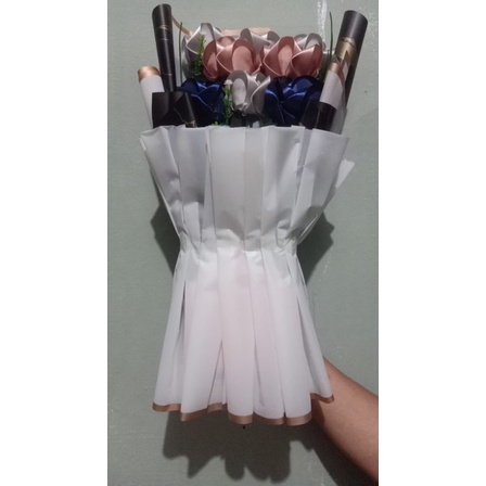 Jual bucket bunga wisuda | hadiah | tunangan | nikah | bouqet | Shopee ...