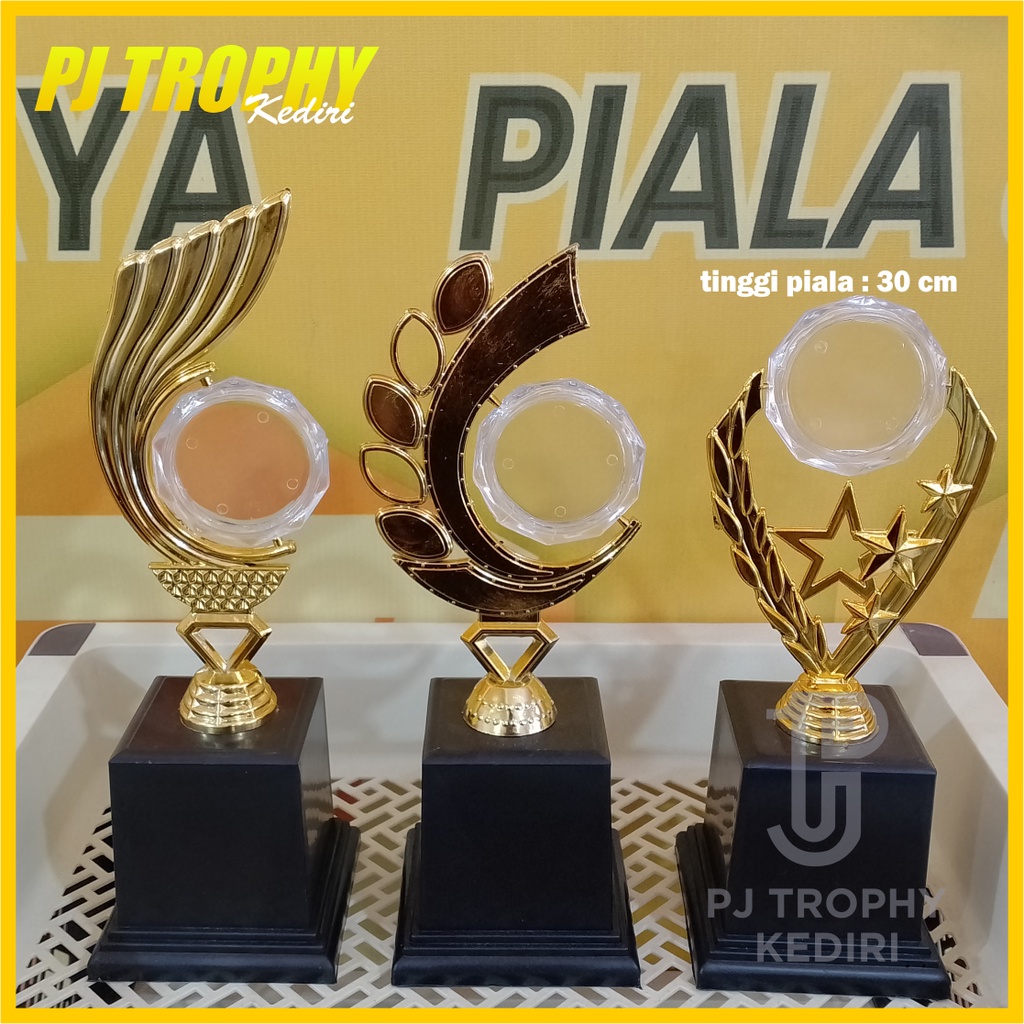 Jual PIALA FIGUR PUTAR LOGO AKRILIK MURAH 15RB AN | Shopee Indonesia
