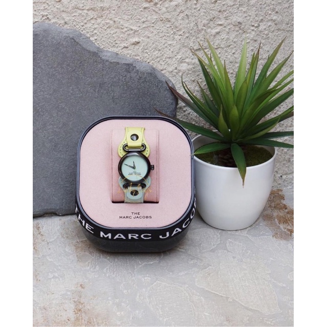 Jual Marc jacobs the cuff watch (authentic / original ) | Shopee Indonesia