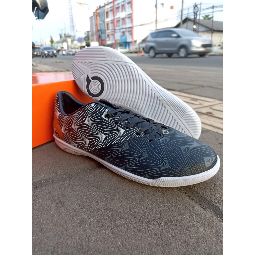 Jual SEPATU FUTSAL ORTUSEIGHT NEUTRON IN | Shopee Indonesia