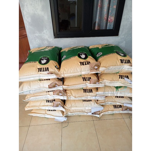 Jual Vital Horse 25 kg pakan kuda kelinci kambing dll. | Shopee Indonesia