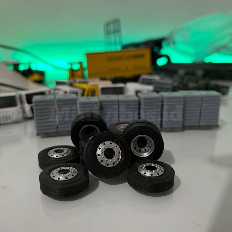 Jual Ban Bus/Truck Skala 1:50 2,2cm | Shopee Indonesia