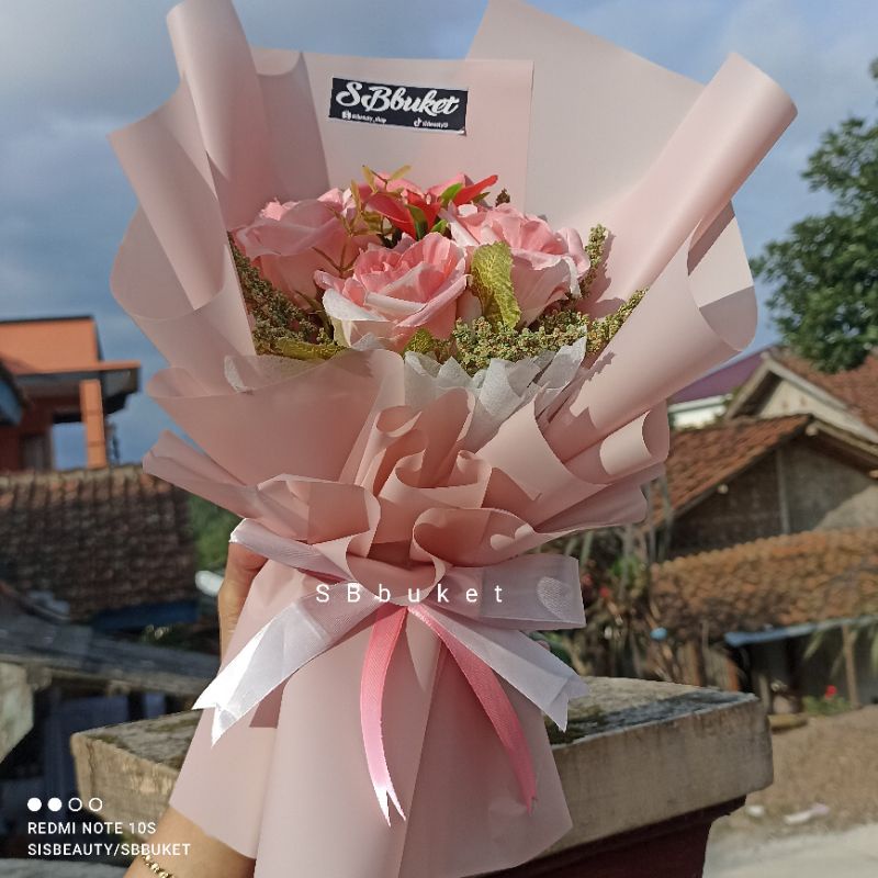 Jual BUKET BUNGA / BUEKT BUNGA MAWAR / HADIAH / HADIAH WISUDA /BUCKET ...