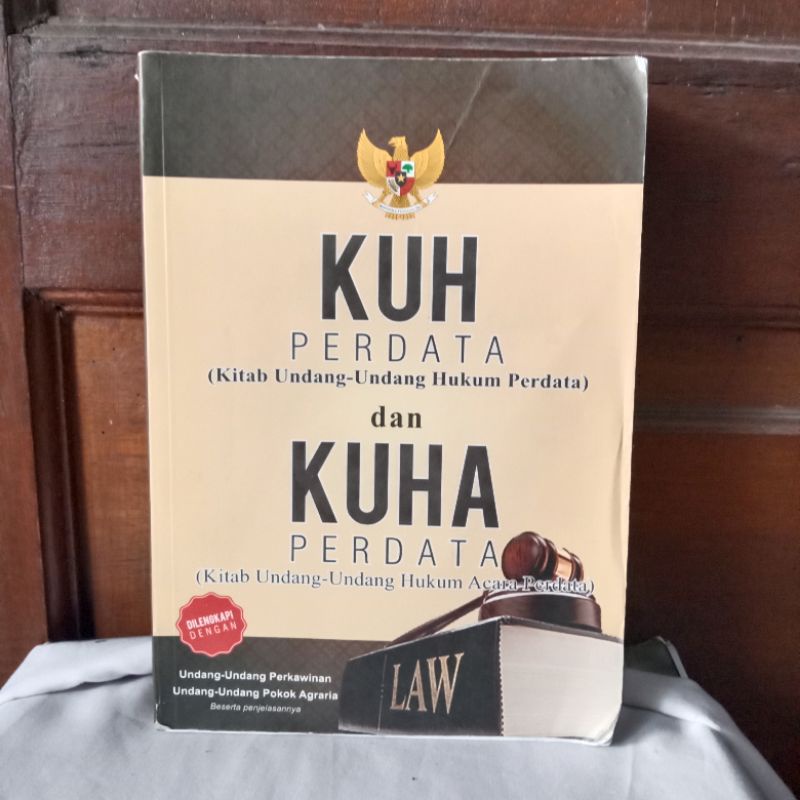 Jual KUH PERDATA ( KITAB UNDANG-UNDANG HUKUM PERDATA) DAN KUHA PERDATA (KITAB UNDANG-UNDANG ...