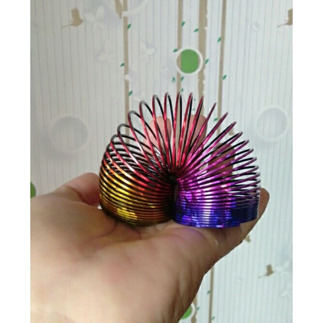 Jual Mainan spring rainbow diameter 4cm warna metalik keren harga ...